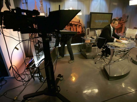 Pulling the plug on anti-Chavez TV