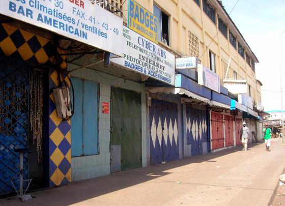 Citizens of Guinea restart general strike