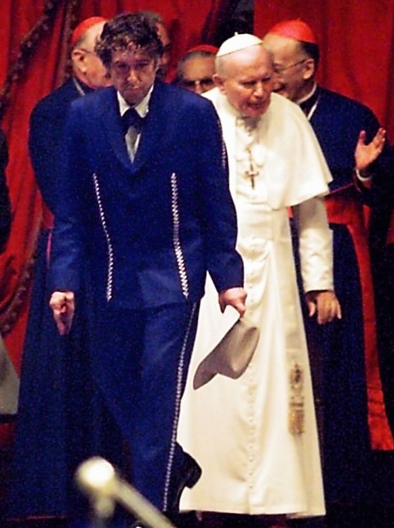 Pope opposed Dylan singing to John Paul in ’97