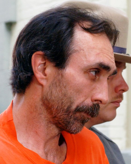 Fugitive says he impersonated a state trooper