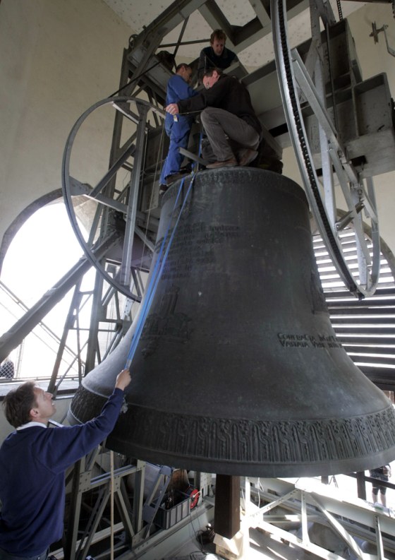 Scientists study how long bells will bong