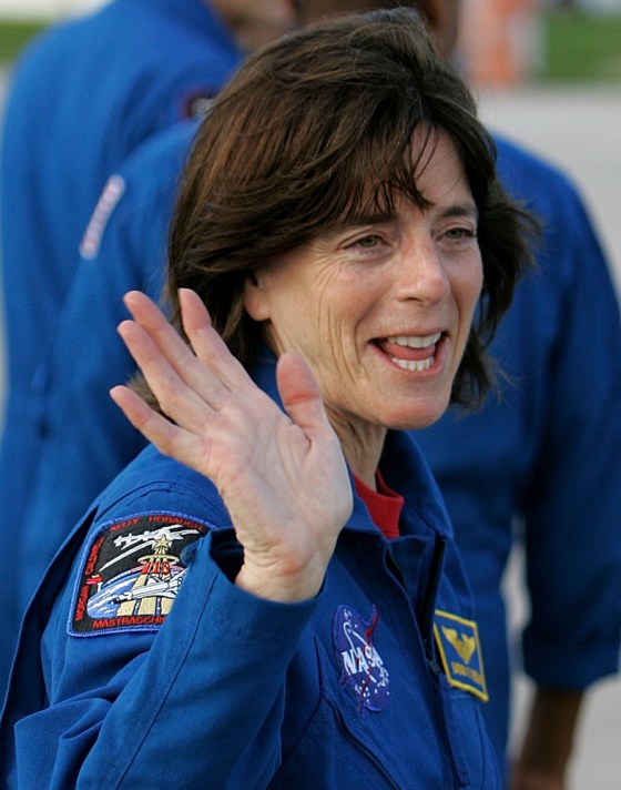 Astronauts arrive for practice countdown