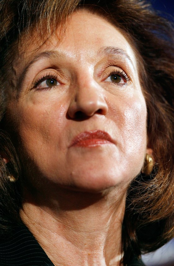 FAA chief should get the ax, senator says