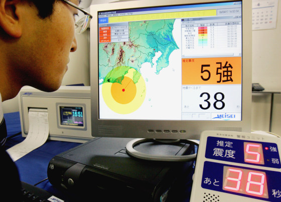 Japan phasing in its quake warning system