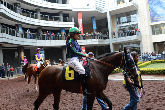 In Mexico, Female Jockeys Work To Break Into Horse Racing