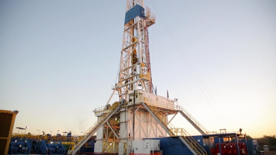 Oil Prices Dive Again, Crossing Briefly Below $30 a Barrel Threshold