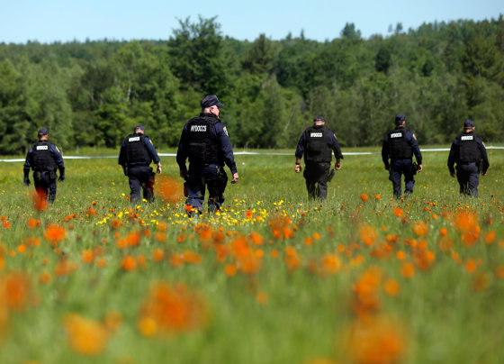 Police Endure Exhaustive Manhunt for Fugitives