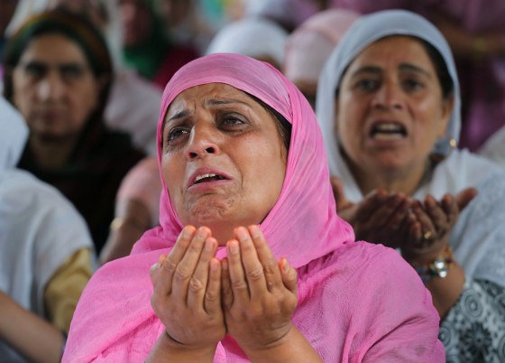 Kashmiri Muslims Commemorate Influential Sufi Scholar