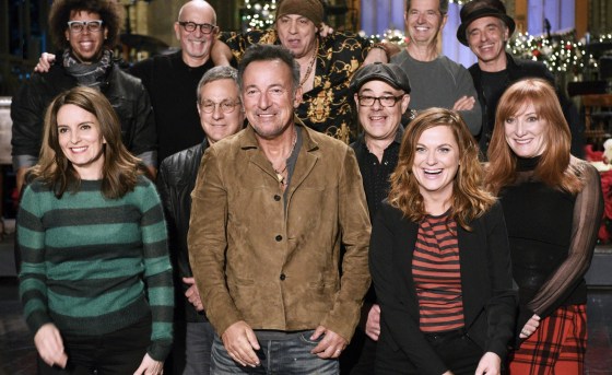 Amy Poehler, Tina Fey Return to 'Saturday Night Live' as Clinton, Palin