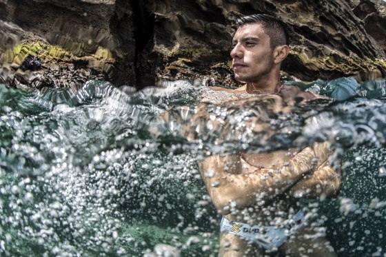 Latino Jonathan Paredes Leads Red Bull Cliff Diving World Series