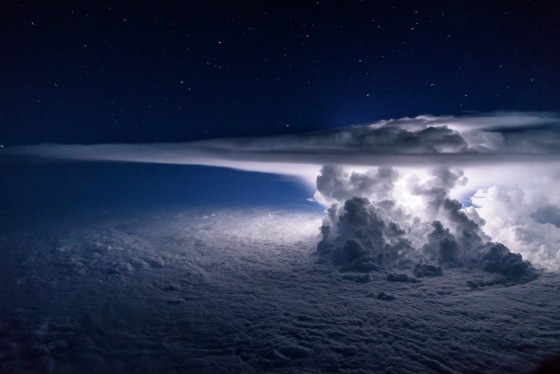 Pilot Captures Stunning Storm From 37,000 Feet Above Pacific