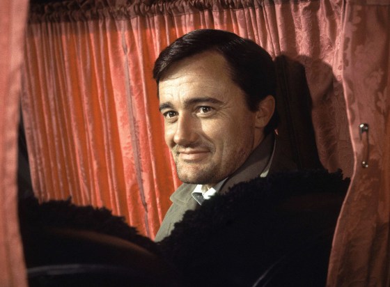 Robert Vaughn, Suave 'Man From U.N.C.L.E.' Star, Dies at 83