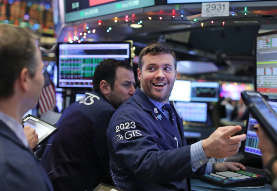 Dow Jones gains 300 points on tax reform confidence, hits 24,000 mark