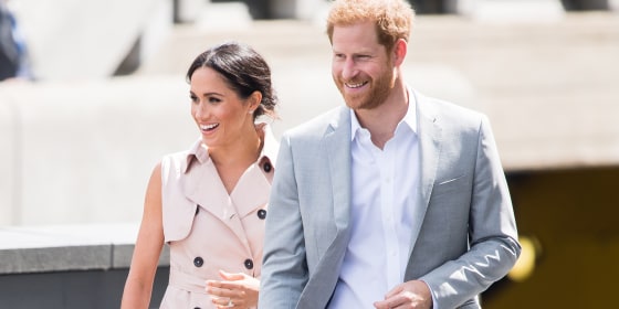 Former Meghan Markle wears blush trench tress