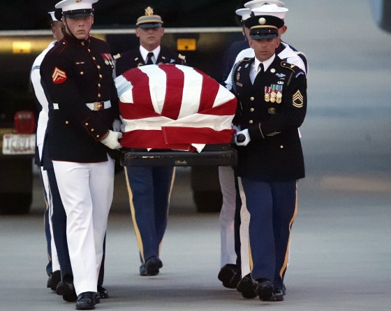 After moving Arizona service, McCain's casket arrives in Washington