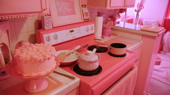 'The Pink Lady of Hollywood' Kitten Kay Sera gives a home tour