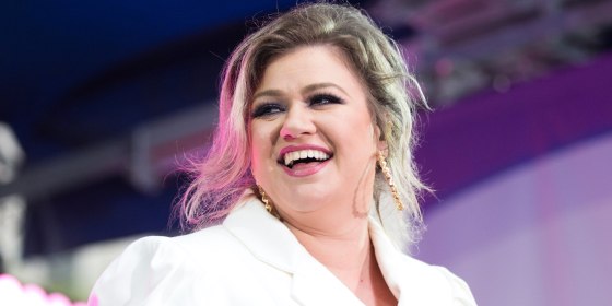 Kelly Clarkson: Pink is the relatable celeb 'I would actually hang with'