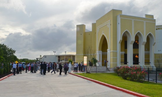 Drive-by shooting that hit the outside of a mosque near Houston sparks ...