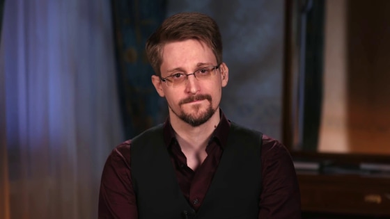 Edward Snowden and his wife seek to be Russian-U.S. dual nationals