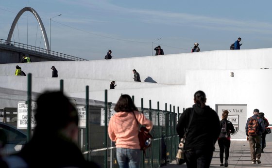 More than 150 service members headed to border crossings in California ...