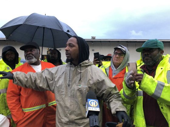 Pittsburgh garbage collectors protest, demanding protective gear