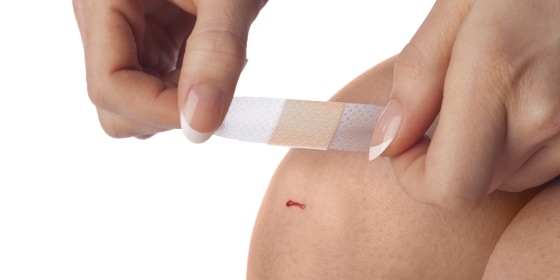 Can the coronavirus be spread through a cut, wound, sneezed-on salad ...