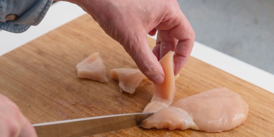 Viral video reveals trick for quickly removing that tough tendon in raw ...