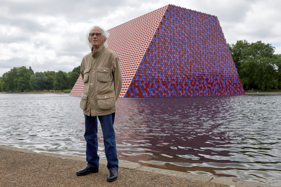 Christo, artist known for massive, fleeting displays, dies at 84
