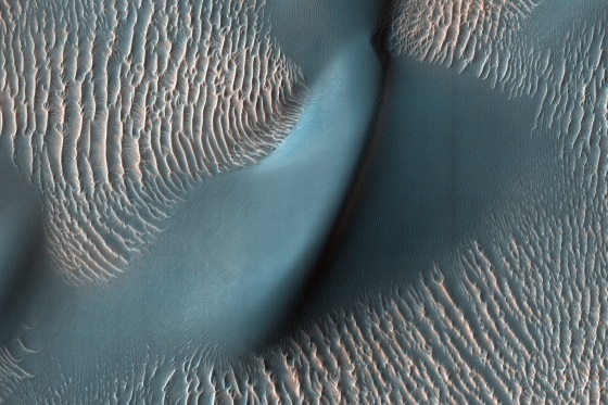 How windy is it on Mars? Sand 'megaripples' offer a clue.