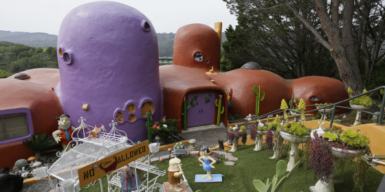 'Flintstone house' in posh SF suburb can stay after settlement with town