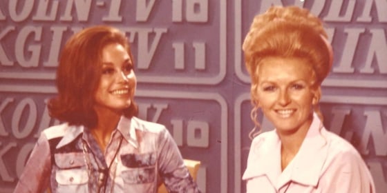 Leta Powell Drake, known for celebrity interviews, dies at 83