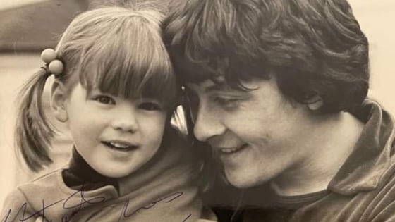 Kate Beckinsale honors late dad on his birthday with old photos