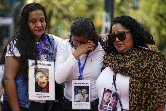 Mexicans march to demand search for 100,000 disappeared