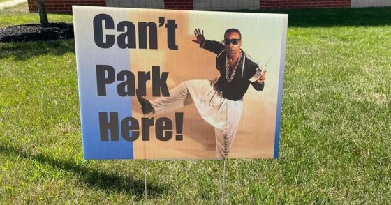 Ohio Elementary School Puts Funny Celebrity Signs In Carpool Line