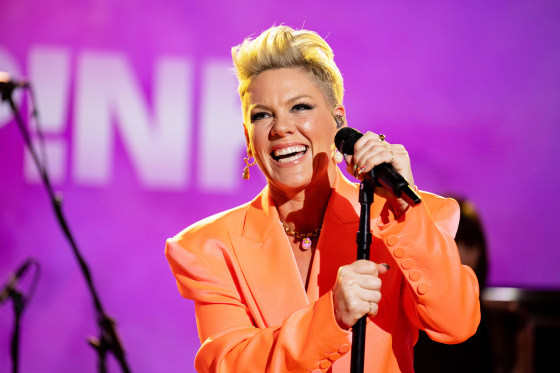 Pink Uses Hateful Tweet Into Lesson For Daughter Willow