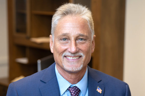 Washington state senator Jeff Wilson is arrested at Hong Kong airport for possession of firearm