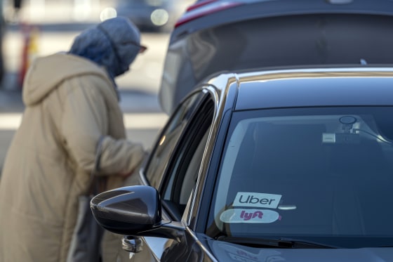 Uber, Lyft to pay $328 million to settle wage-theft allegations in New ...