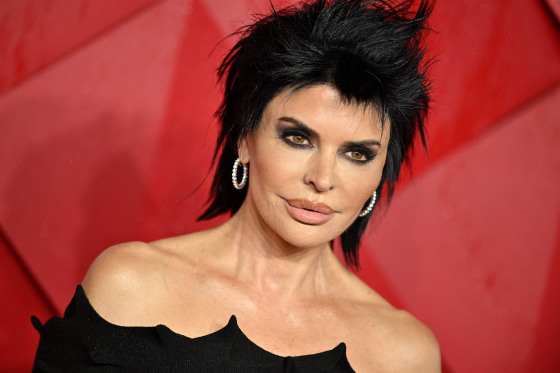 Lisa Rinna Shares Nude Selfie to Commemorate the New Year