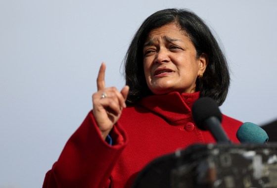 Rep. Pramila Jayapal introduces bill to impede Trump's undocumented ...