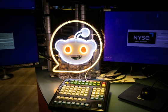 Researchers secretly infiltrated a popular Reddit forum with AI bots ... Researchers secretly infiltrated a popular Reddit forum with AI bots ...
