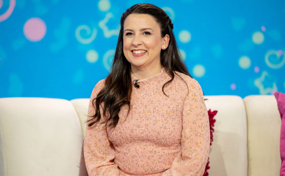 Ms. Rachel receives special gift from her 'hero,' Mister Rogers