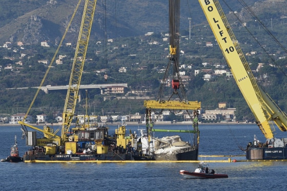 Tech tycoon Lynch's doomed Bayesian yacht lifted to surface