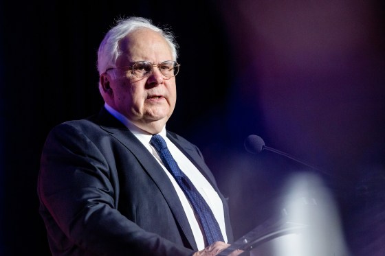 FedEx founder Fred Smith, a Marine Corps veteran who revolutionized ...