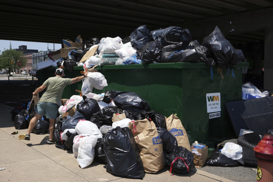 Philadelphia workers and city reach a deal to end strike that halted ...