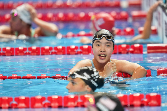 Yu Zidi: China's swimming prodigy draws global praise and a note of caution