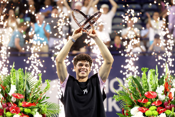 Ben Shelton rallies to beat Karen Khachanov in Toronto final