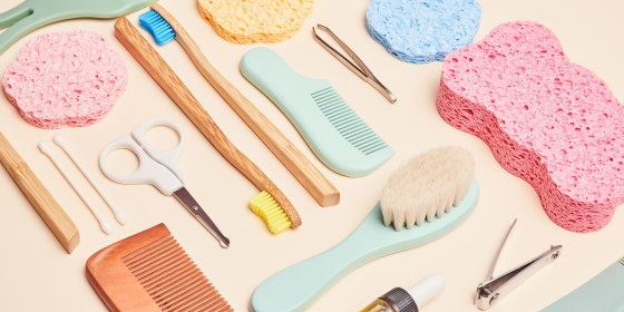 11 Personal Items You Should Never Share, According to Doctors