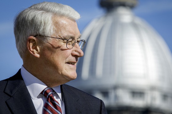 Former Illinois Gov. Jim Edgar, a popular two-term Republican, dies at 79