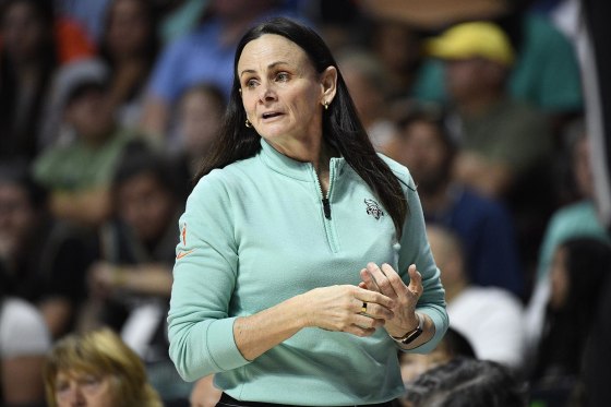 Liberty fire Sandy Brondello as head coach one season after winning its ...