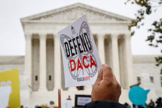 Federal government expected to take new DACA applications again